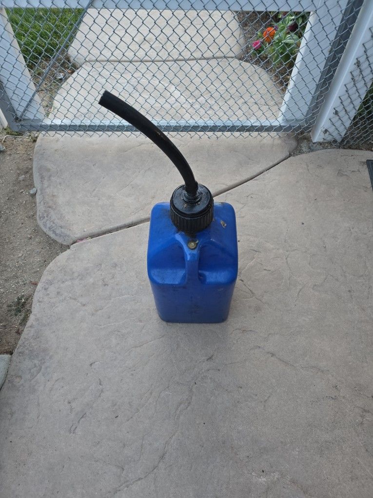 5 Gallon Gas Container for Sale in Temecula, CA - OfferUp