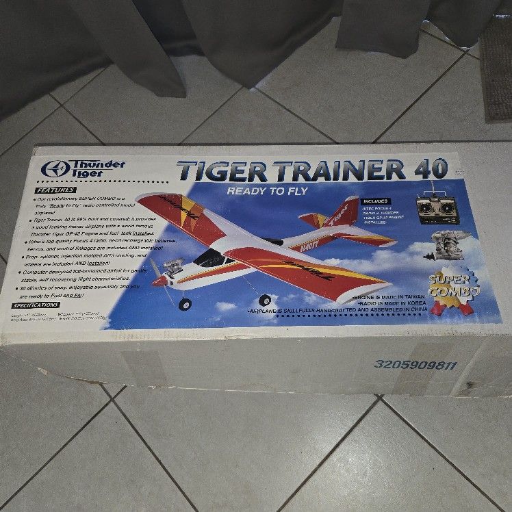 RC Tiger Trainer 40 Airplane Ready To Fly Control Engine And Extra ...