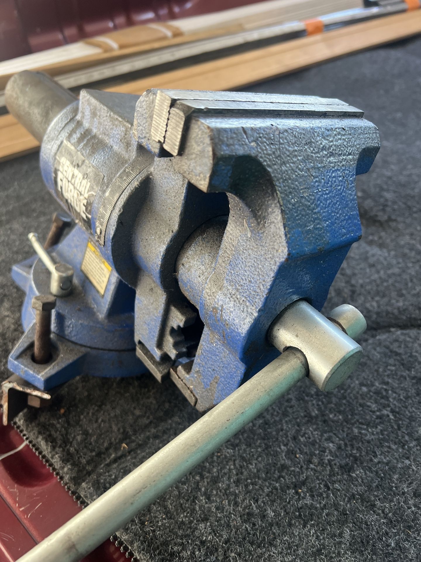 LARGE CENTRAL FORCE VICE for Sale in Miami, FL - OfferUp