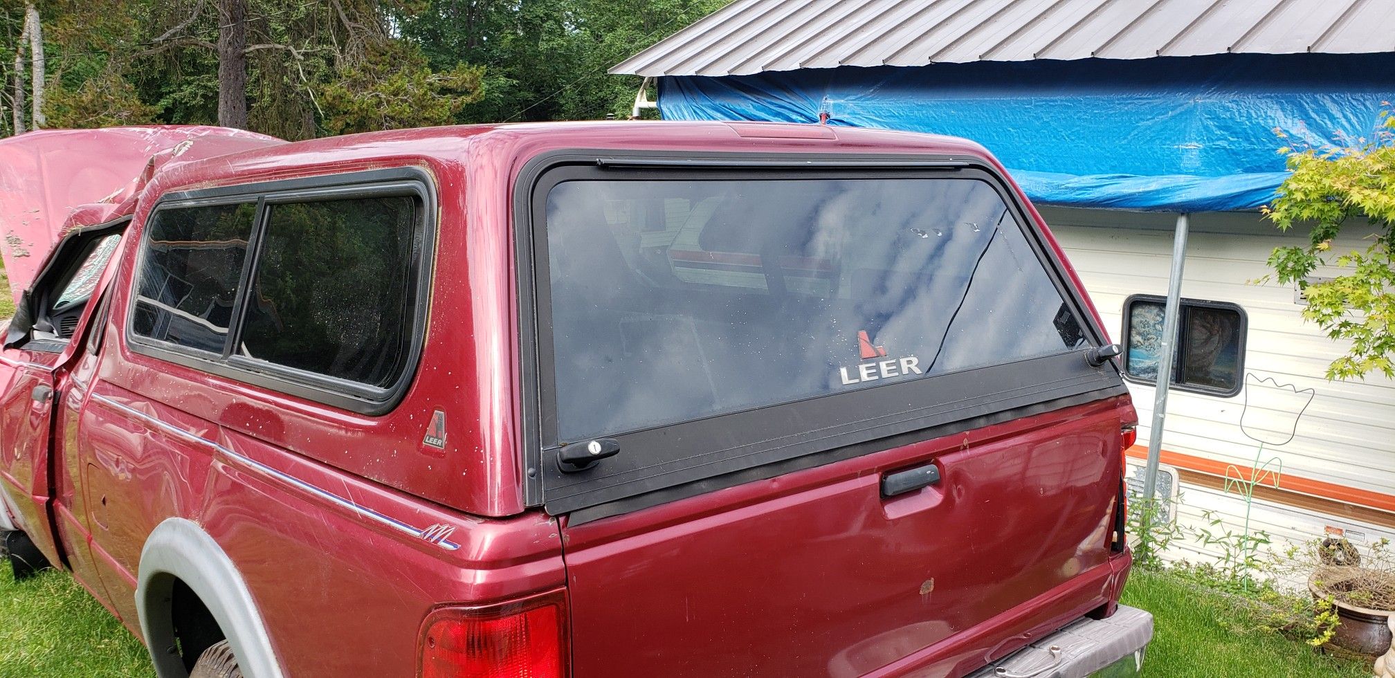 Leer pickup canopy for Sale in Port Orchard, WA - OfferUp