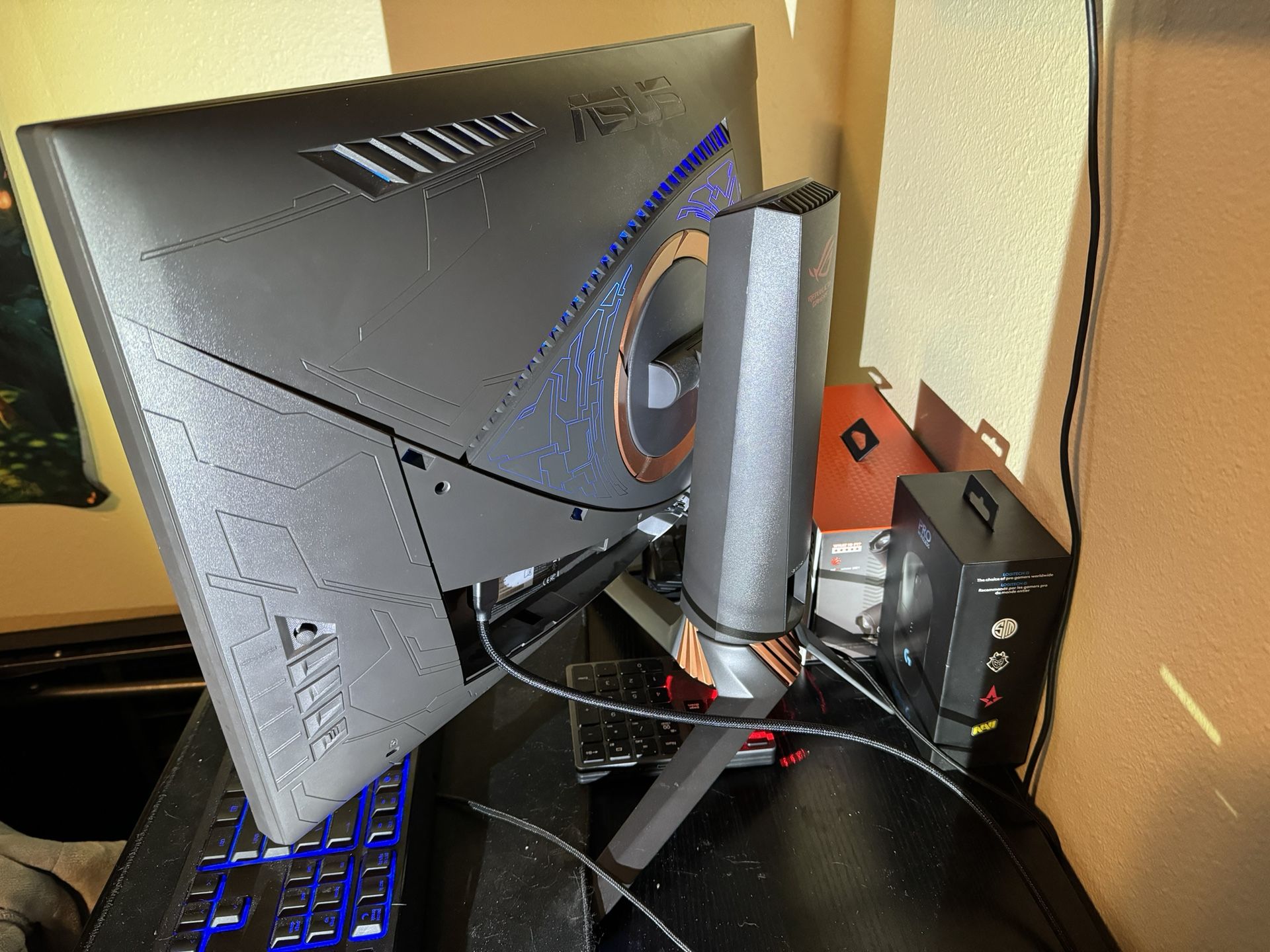 Asus G-sync 2k Curved Monitor. 165 Hz for Sale in Vancouver, WA - OfferUp