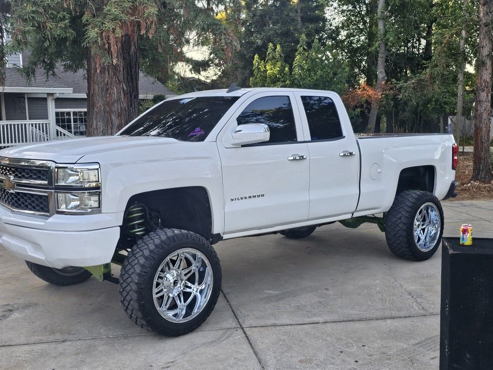 2015 Chevrolet Silverado 1500 for Sale in Wilton, CA - OfferUp