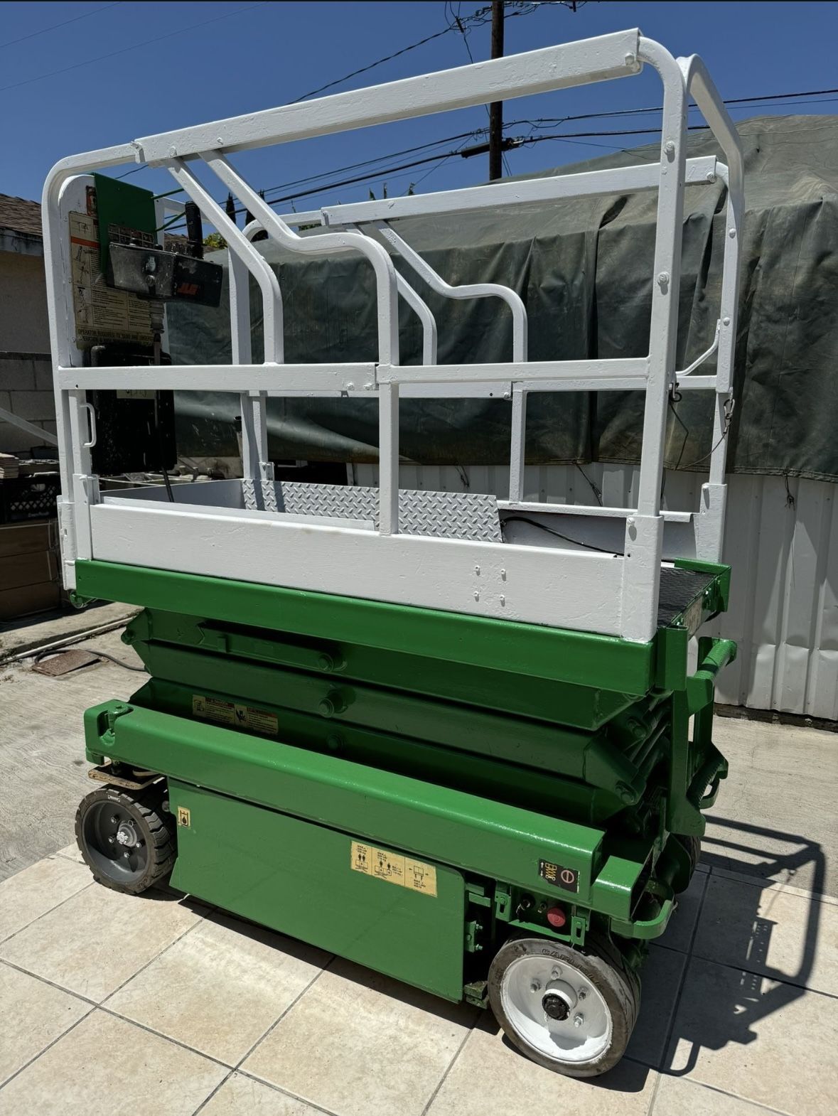 2000 JLG 1932-e2 Scissor Lift for Sale in Anaheim, CA - OfferUp