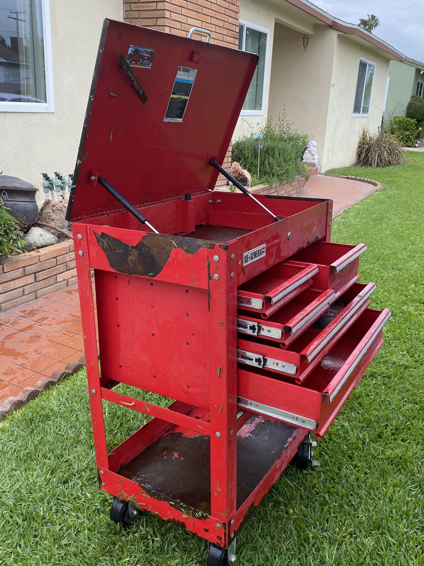 us General Rollaway tool box 31 x 21 x 41 for Sale in West Covina, CA ...
