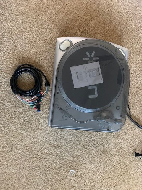 ION ITTUSB Turntable W/ Dust Cover-Transfer Vinyl To CD/MP3 for Sale in ...