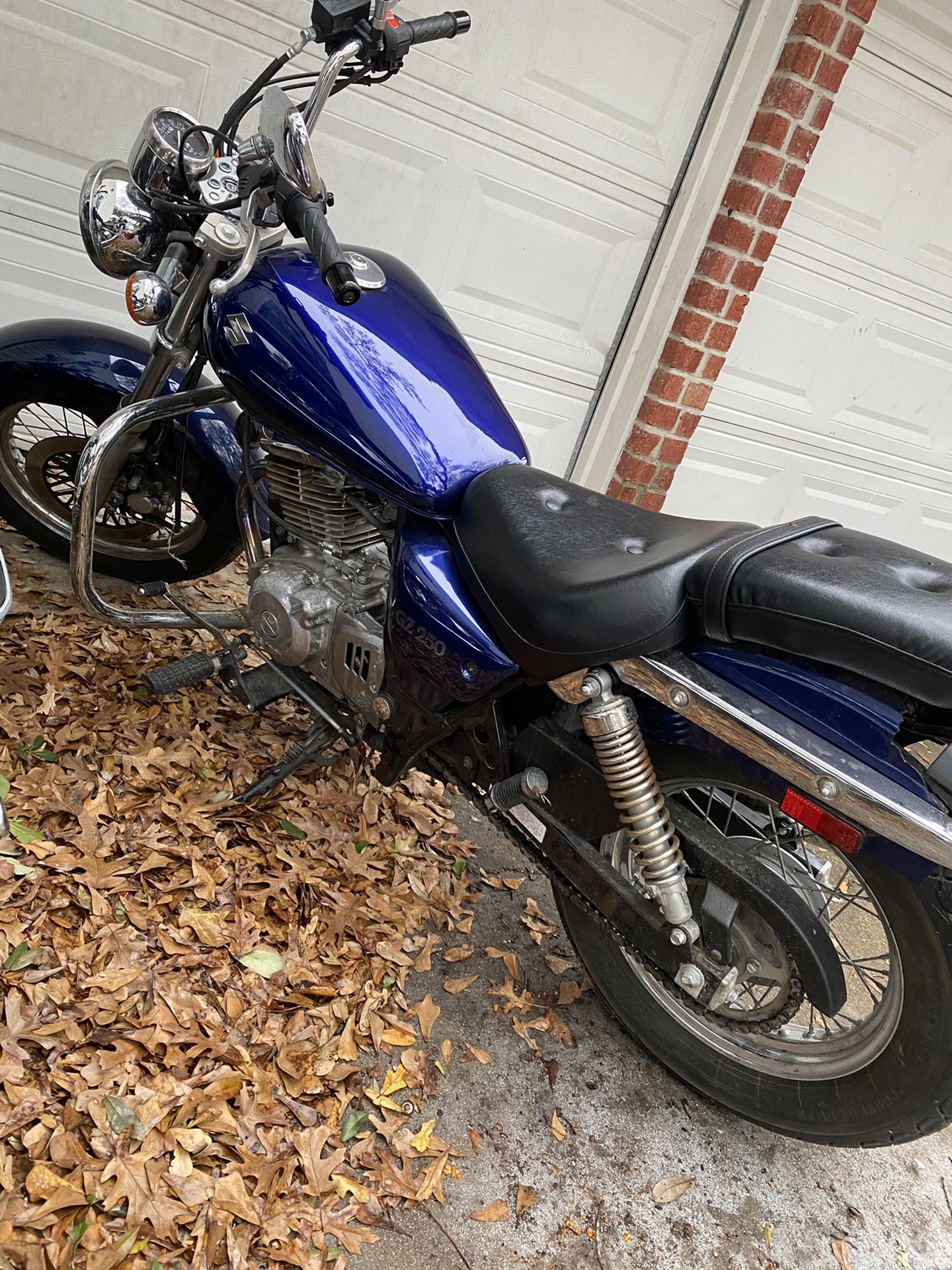 Suzuki Gz250 Motorcycle