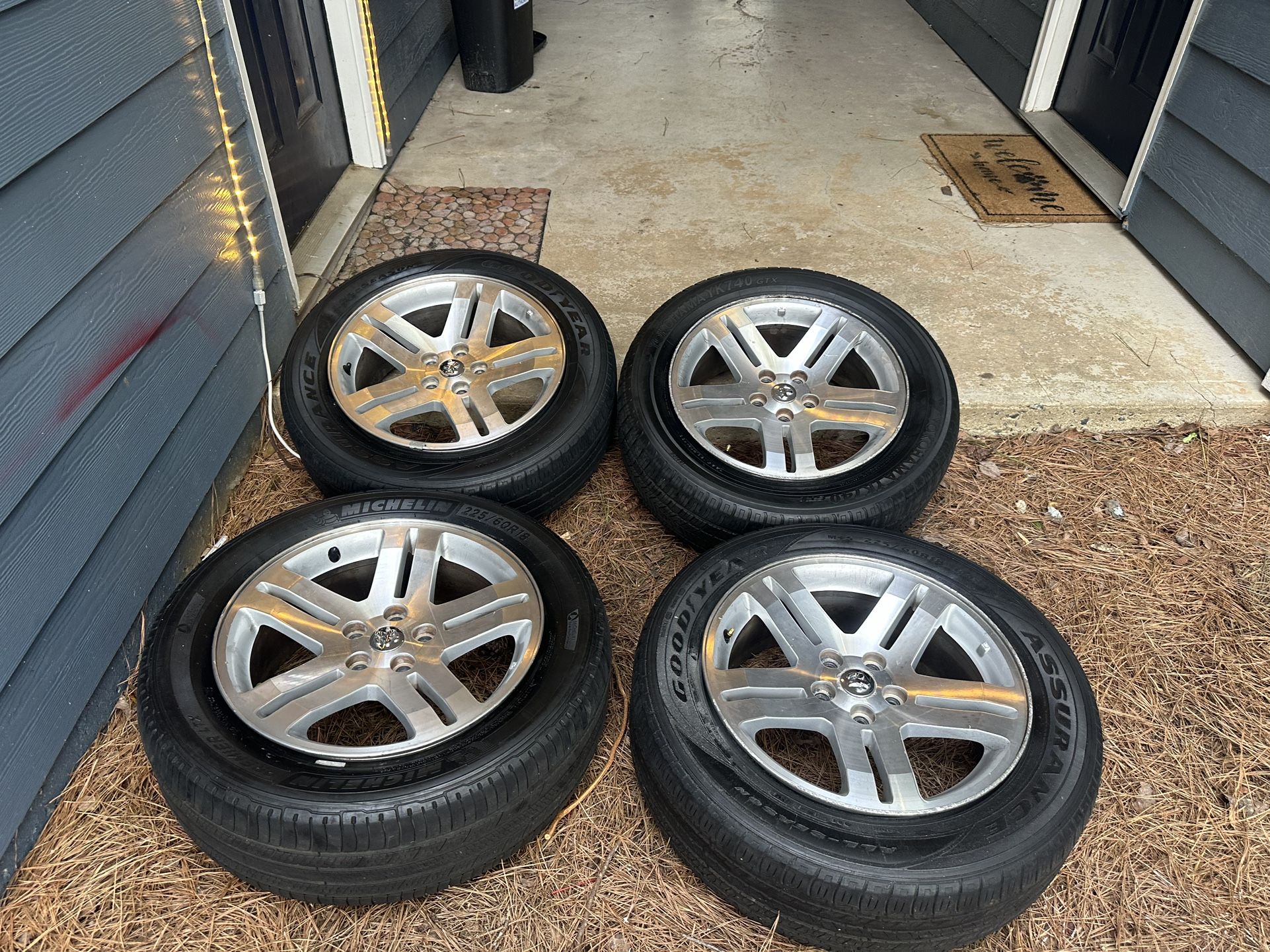 Good Condition Dodge Charger Magnum 2005-2007 18" Factory OEM Wheels ...