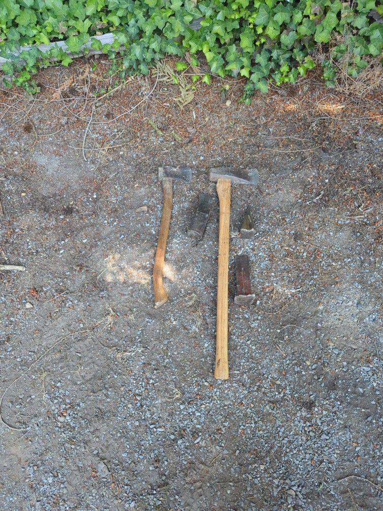 2 Sise Wooden Handle Axes And Splitting Tools for Sale in Edgewood, WA ...