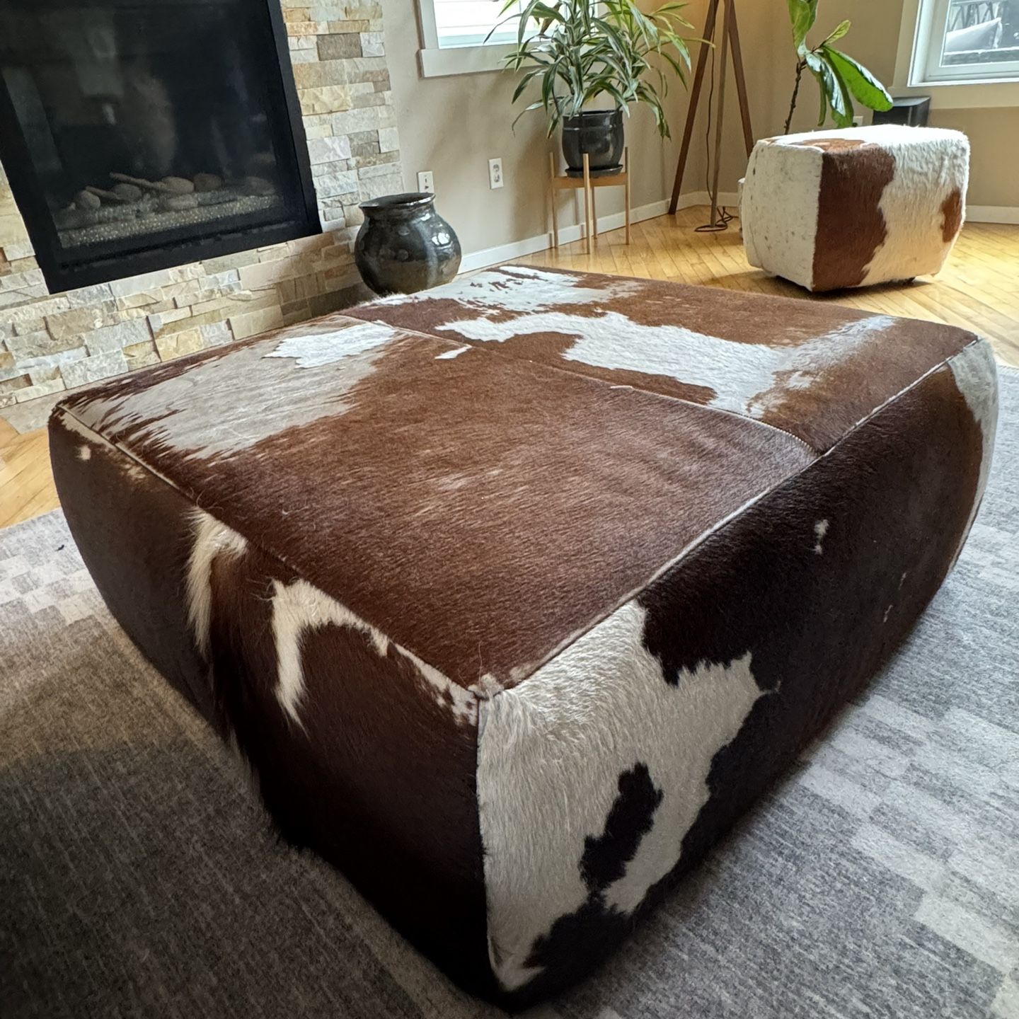 Room Board Large Square Lind Cowhide Ottoman for Sale in Tacoma WA OfferUp
