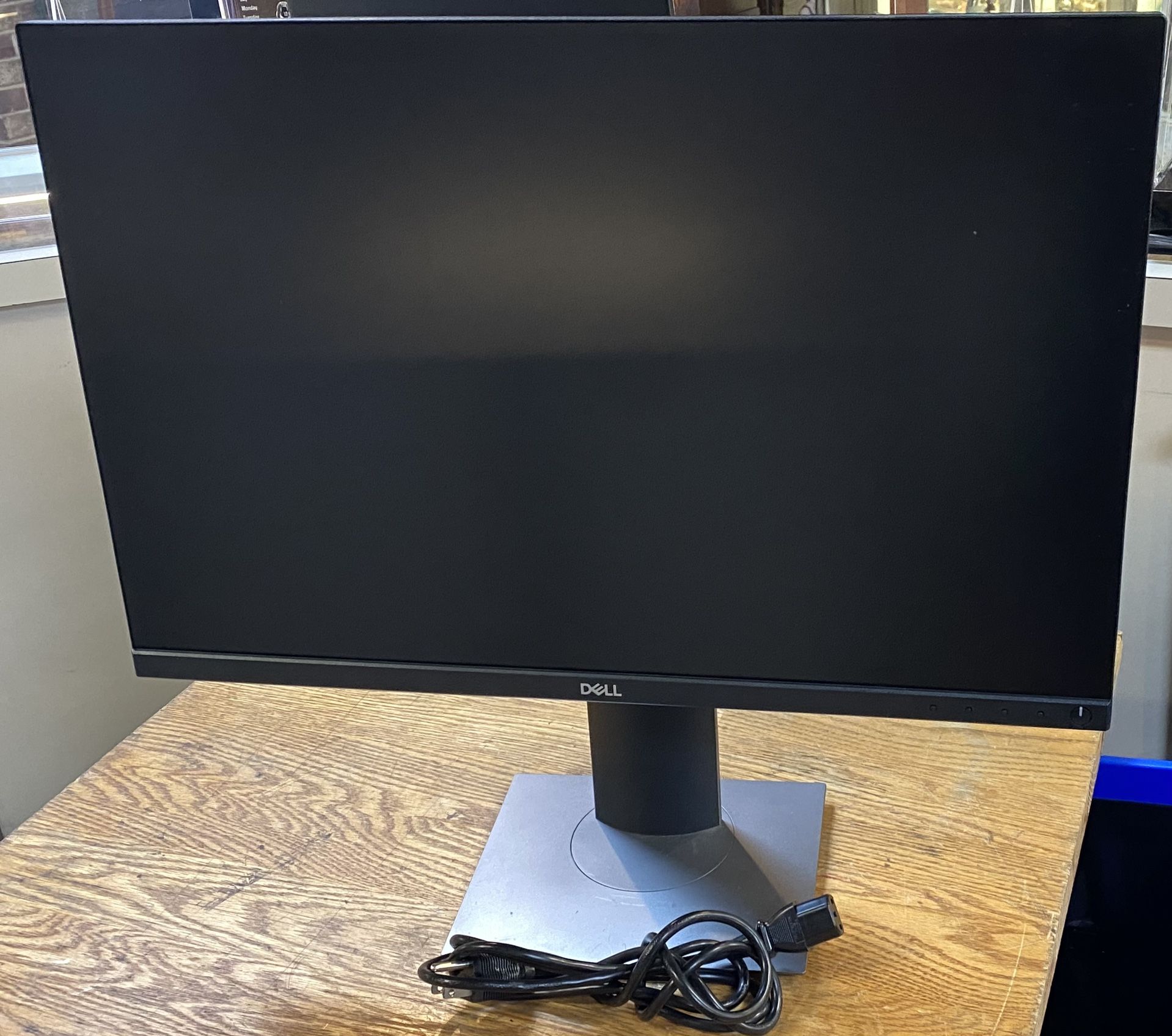 Dell P2421 24" WUXGA IPS Monitor for Sale in Palos Hills, IL - OfferUp