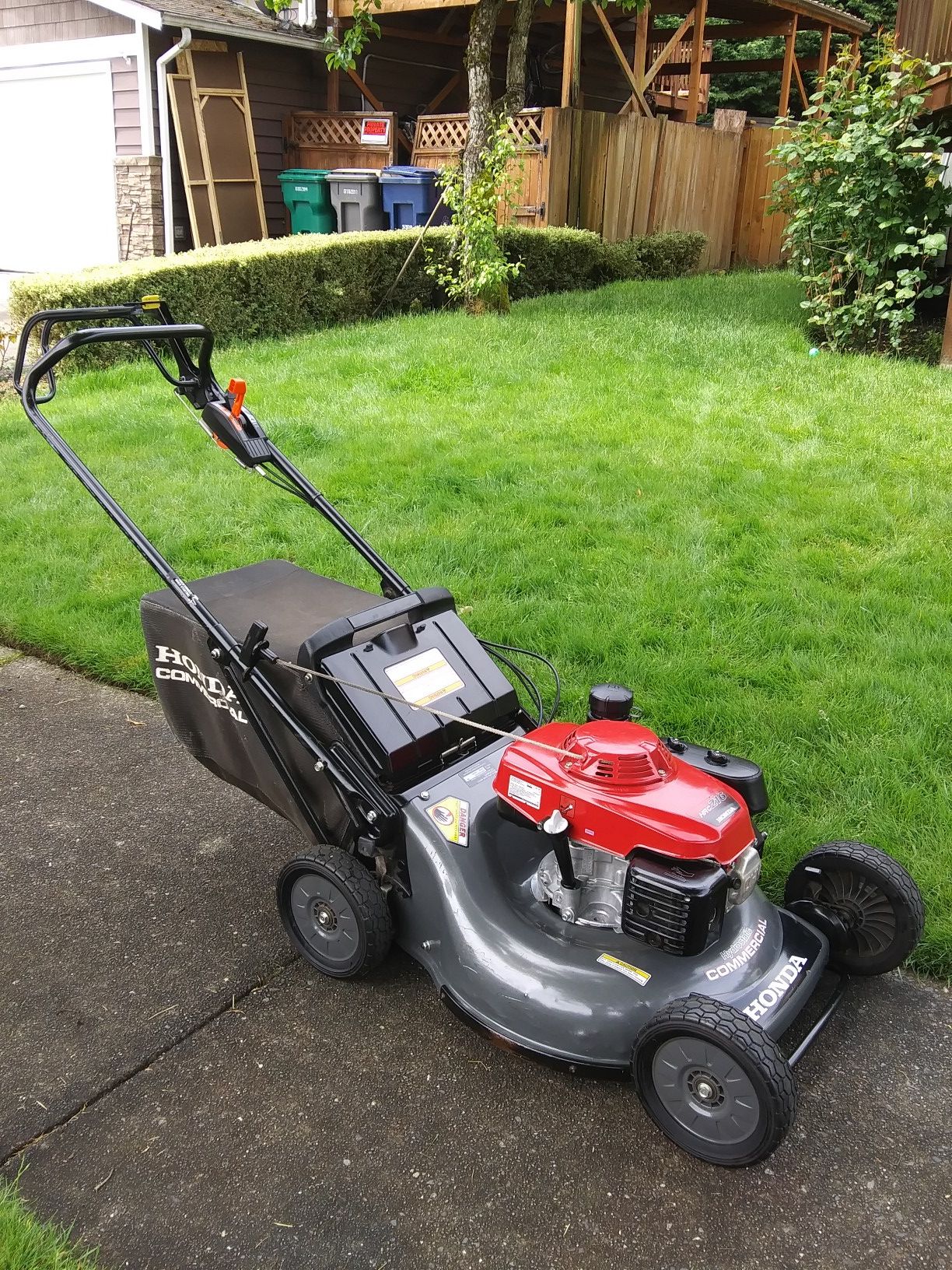 HONDA HRC216 21 IN. COMMERCIAL ,REAR BAGGER , SELF-PROPELLED ...