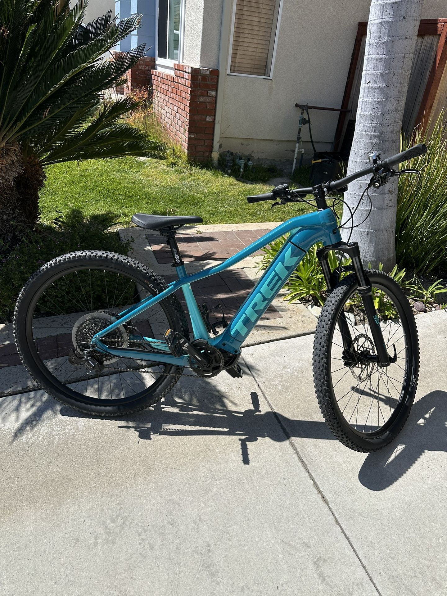 Trek Powerfly 5 E-bike Size Medium for Sale in Aliso Viejo, CA - OfferUp