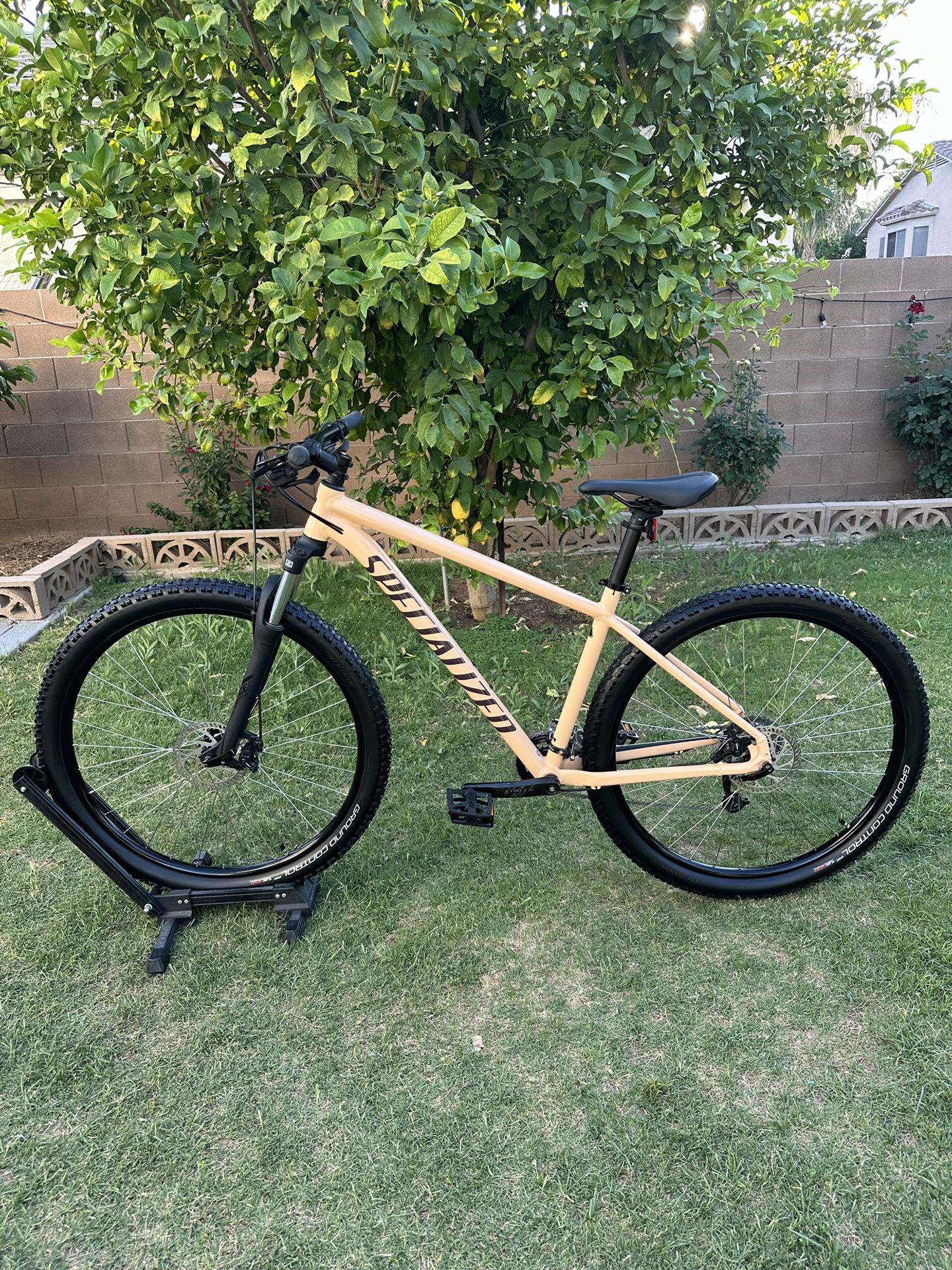 SPECIALIZED ROCKHOPPER 29 ER MOUNTAIN BIKE, LARGE ALUMINUM FRAME, 8X2 ...