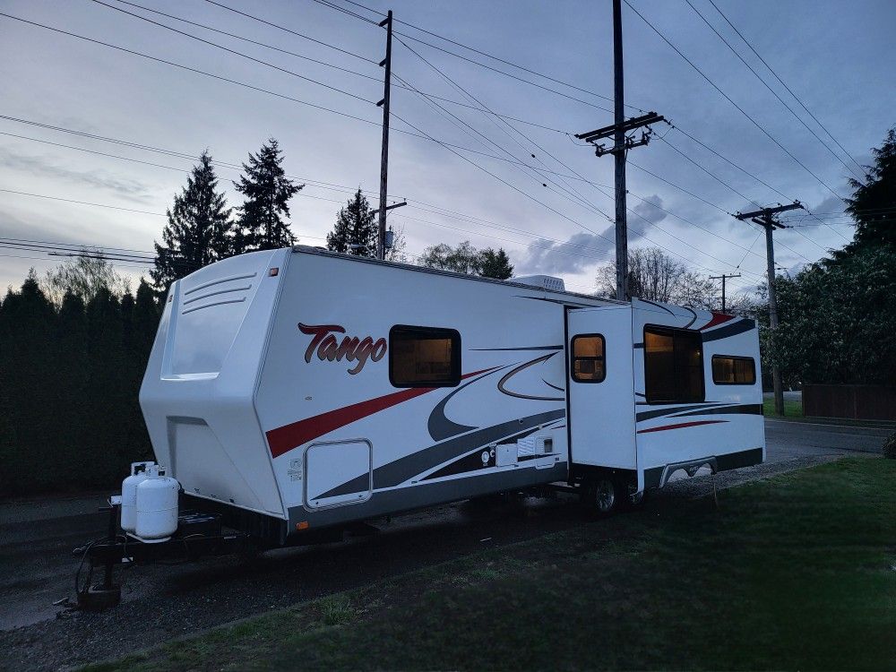 2009 Pacific coachworks Tango for Sale in Sumner, WA - OfferUp