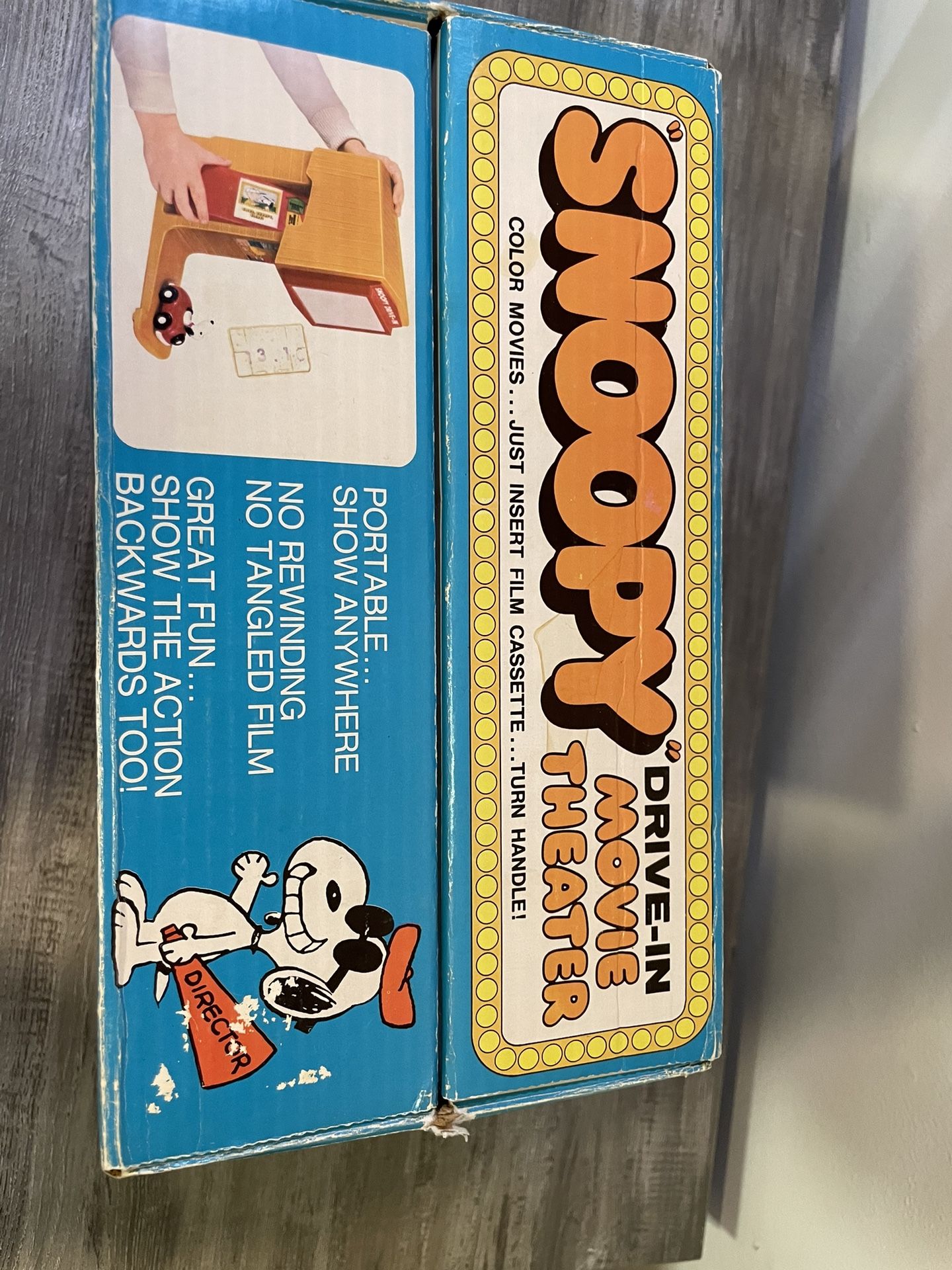 Vintage 1975 Kenner Snoopy Drive-In Movie Theater With 4 Cartridges ...