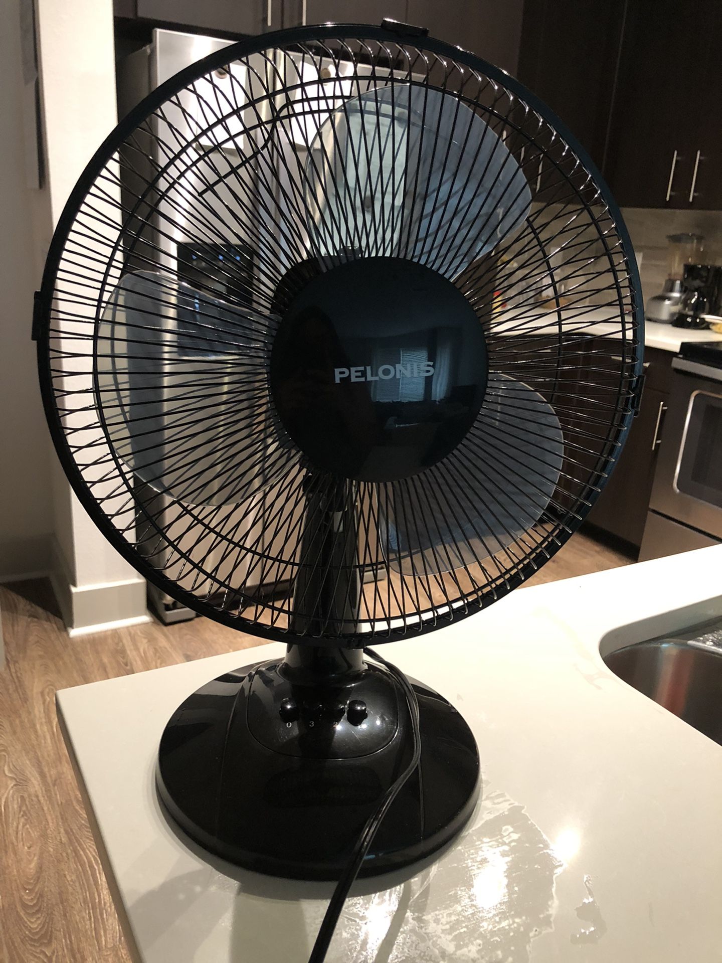 Pelonis Black Desk Fan for Sale in Dallas, TX - OfferUp