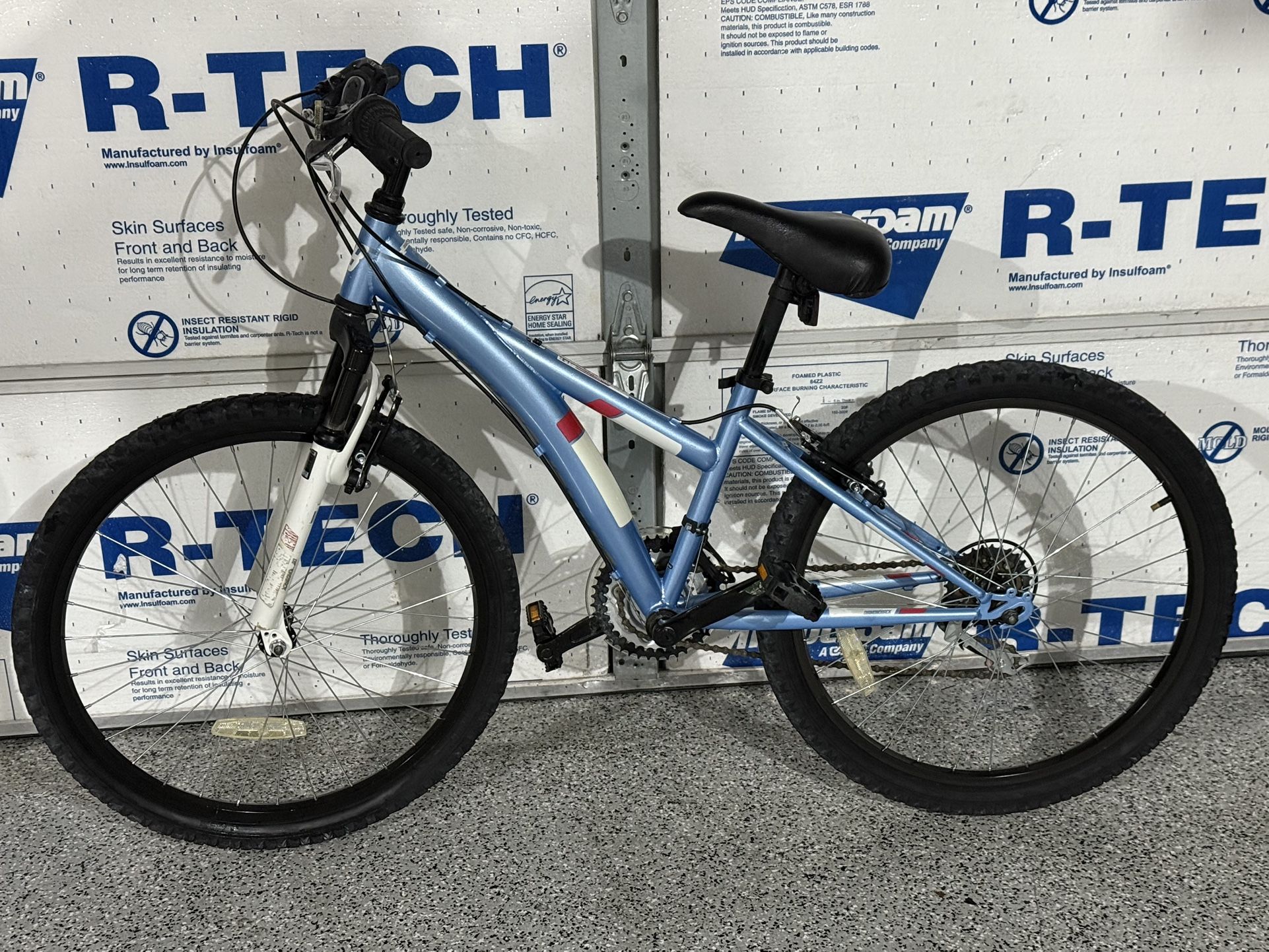 Diamondback Tess 24” Girls Mountain Bike for Sale in North Las Vegas ...
