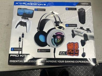 Bionik Pro Kit+ For PS5 PlayStation 5 With 2x Quickshot Pro NEW for ...