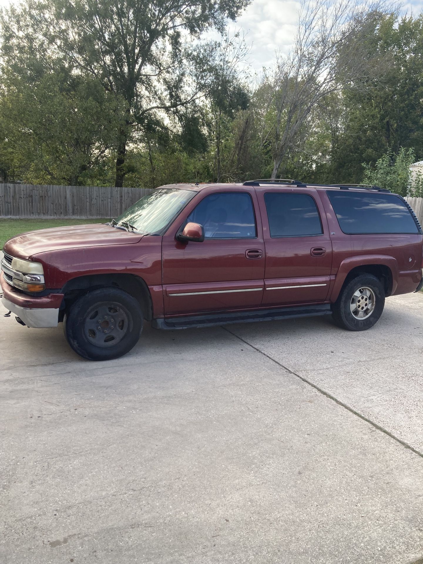 2002 Chevrolet Suburban for Sale in Baytown, TX - OfferUp