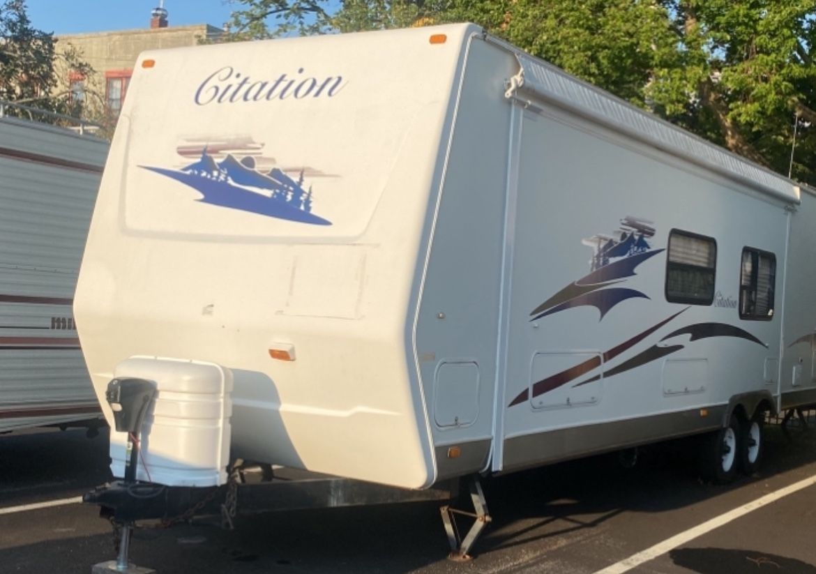 Beautiful 2005 Thor Citation Travel Trailer Camper for Sale in Malden ...