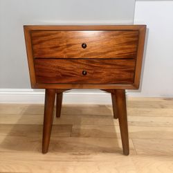 Living Spaces Alton Cherry 2 Drawer Night Table Set Of 2 for Sale in Costa Mesa CA OfferUp