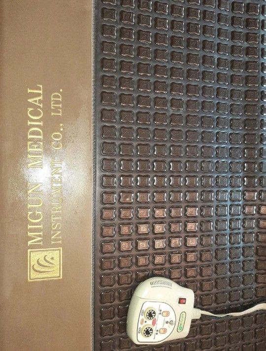 Therapeutic Migun Queen Heated Bed Mat for Sale in Los Angeles, CA ...