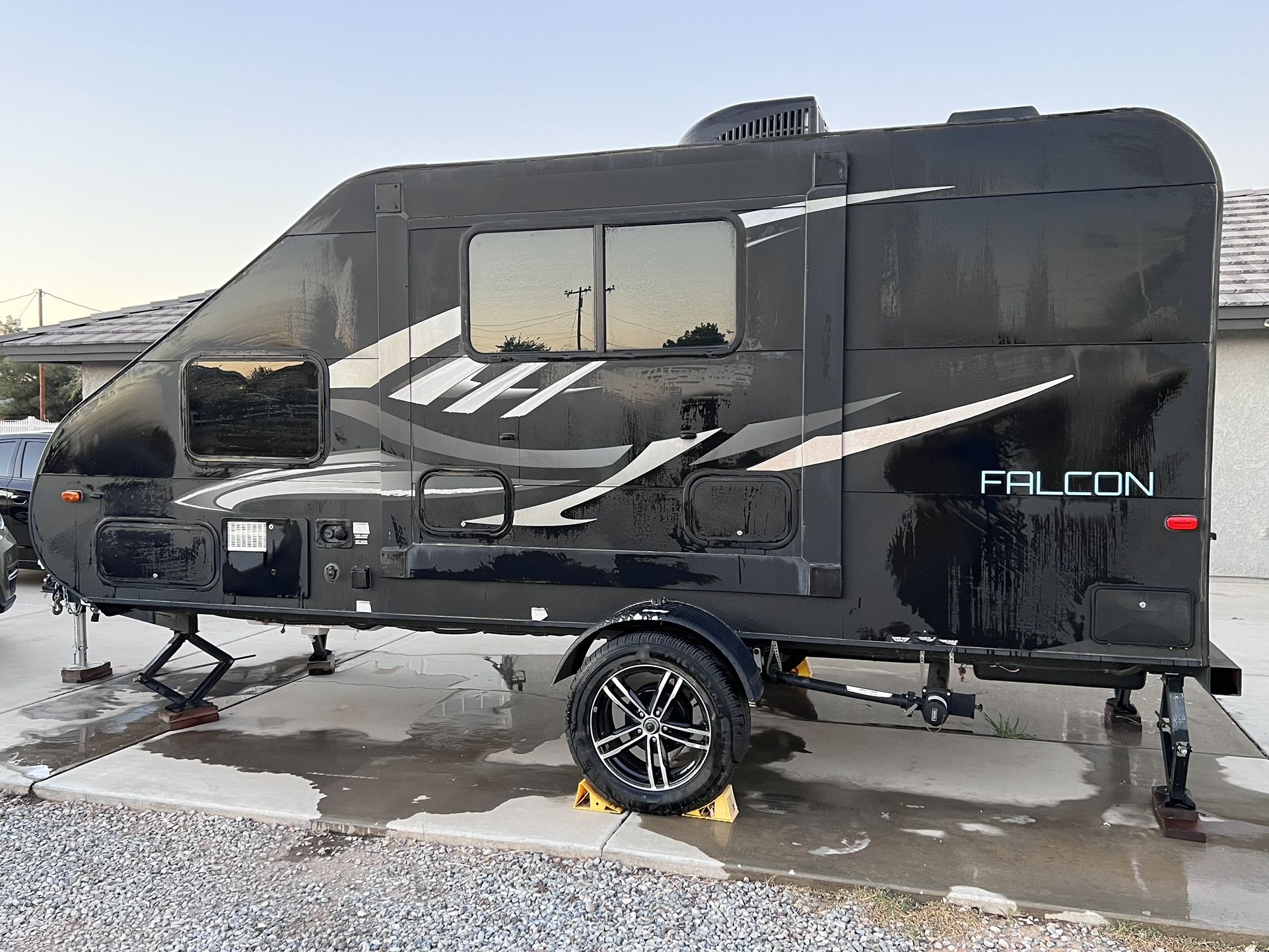 2018 Ultra-Lite Falcon 21RB Travel Trailer RV for Sale in Hesperia, CA ...