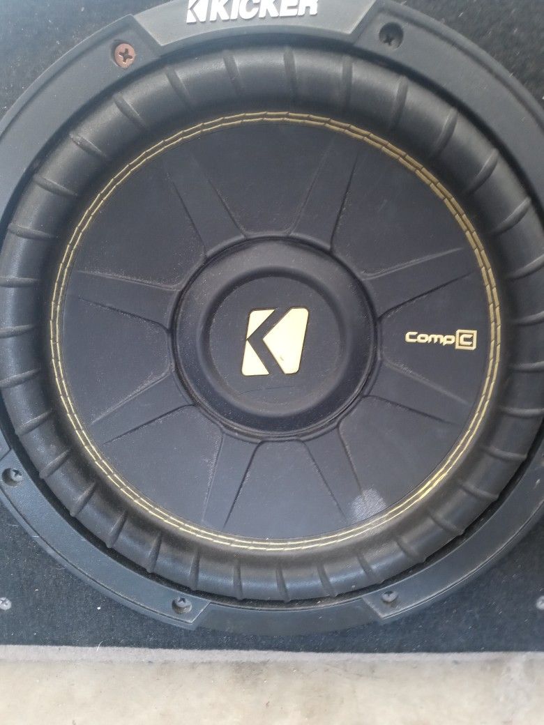 2 10" Kicker Comp C for Sale in Victorville, CA - OfferUp