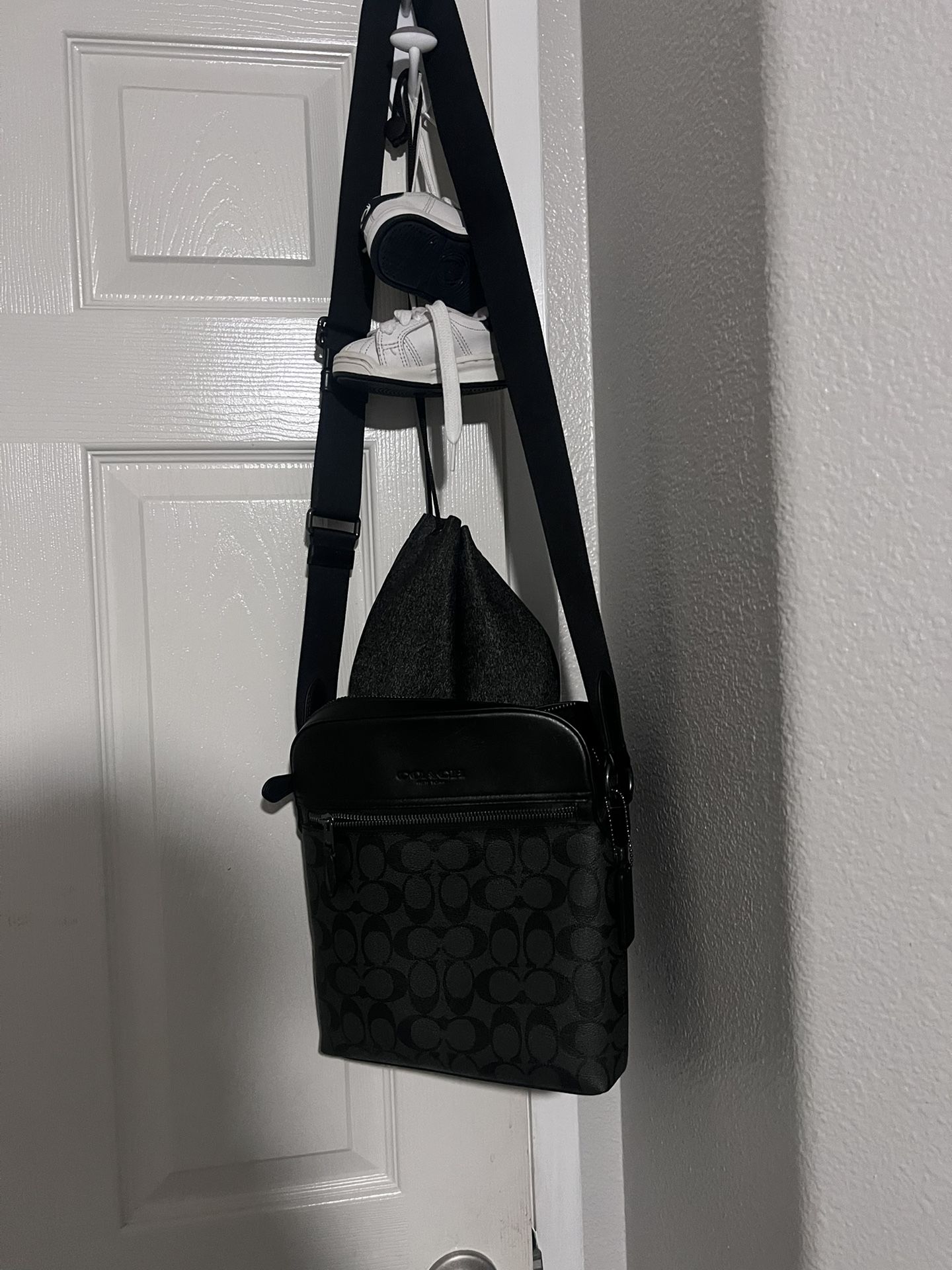 Coach Sling Bag for Sale in San Jacinto, CA - OfferUp