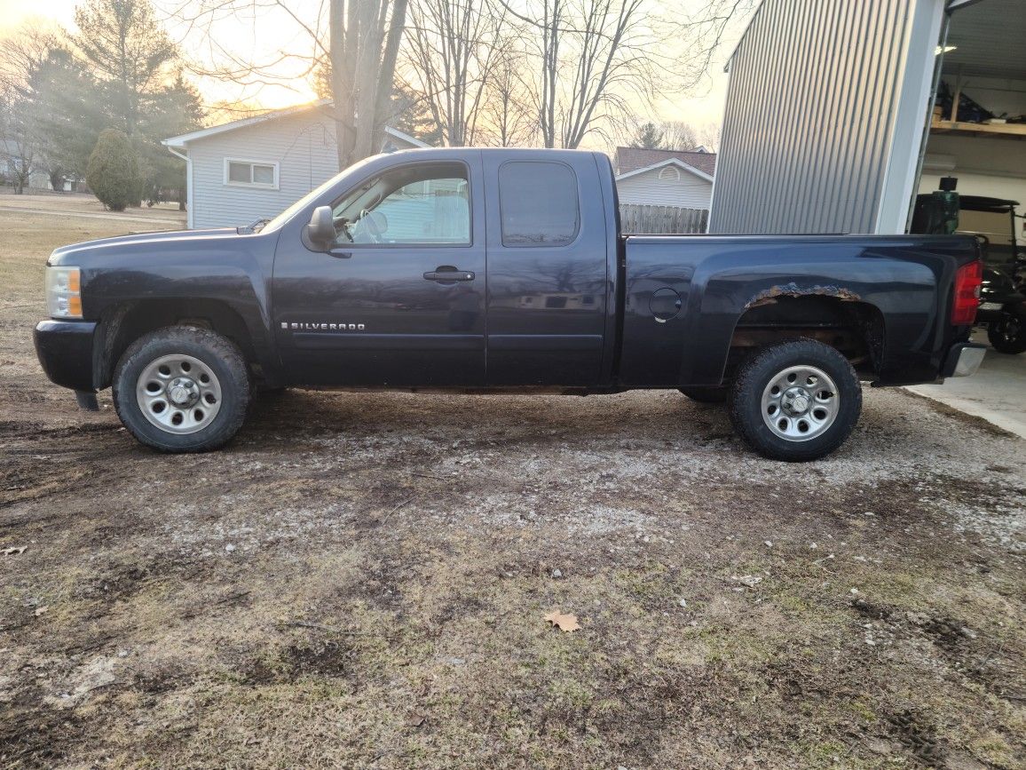 07.5 Cammed Silverado for Sale in Belleville, MI - OfferUp