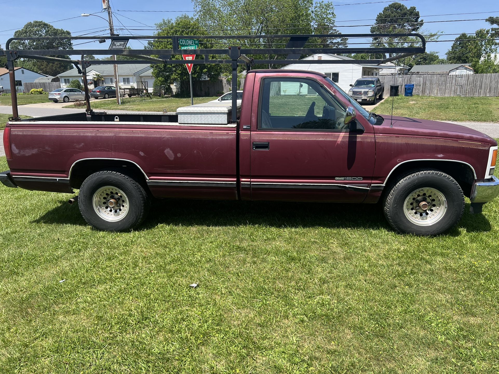 Maroonish-red 1993 GMC Truck for Sale in Virginia Beach, VA - OfferUp