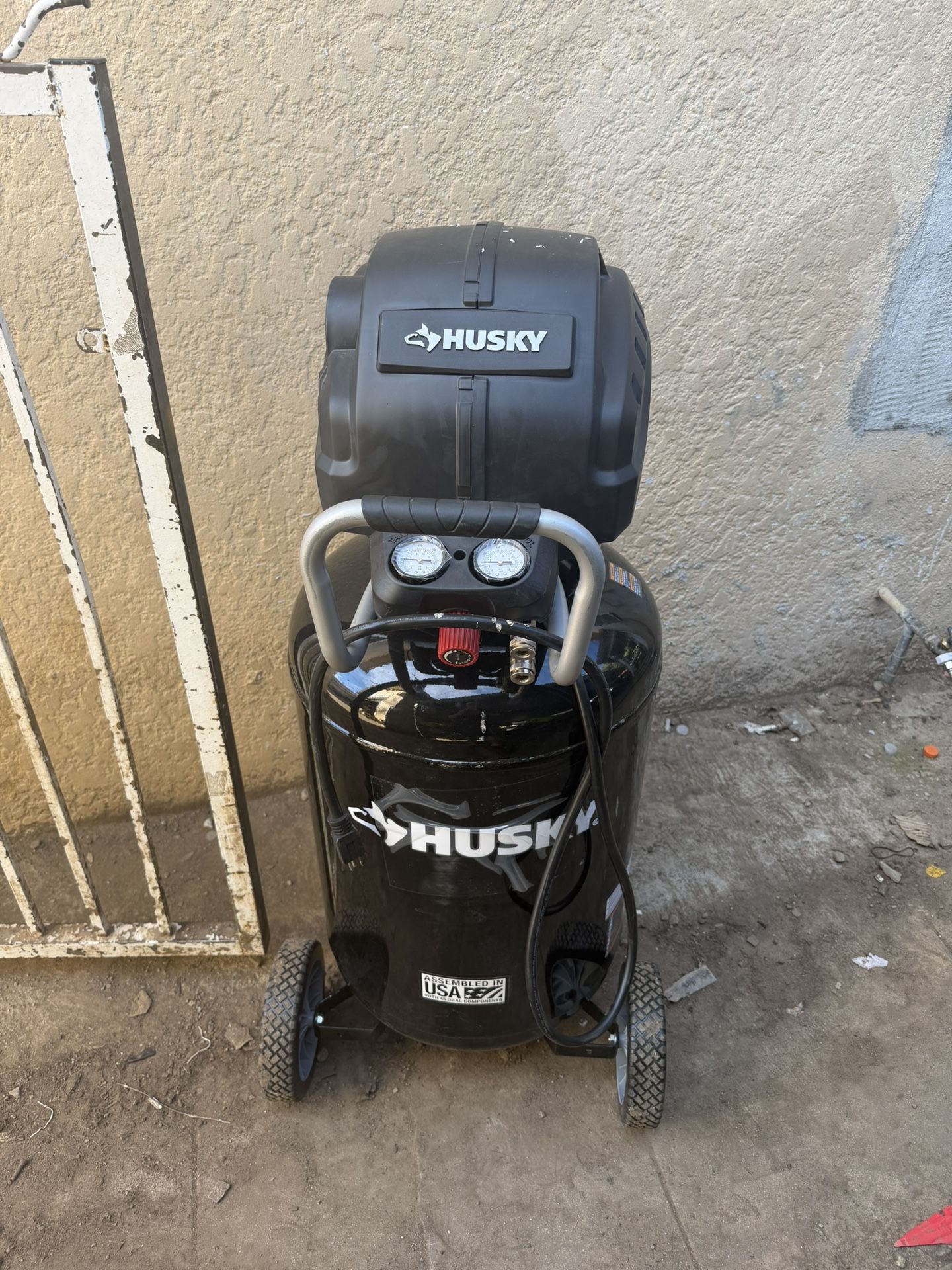 1.7 HP, 200 PSI, 30 Gal., 5.1 SCFM 90 PSI, Single-Stage, Oil Free ...