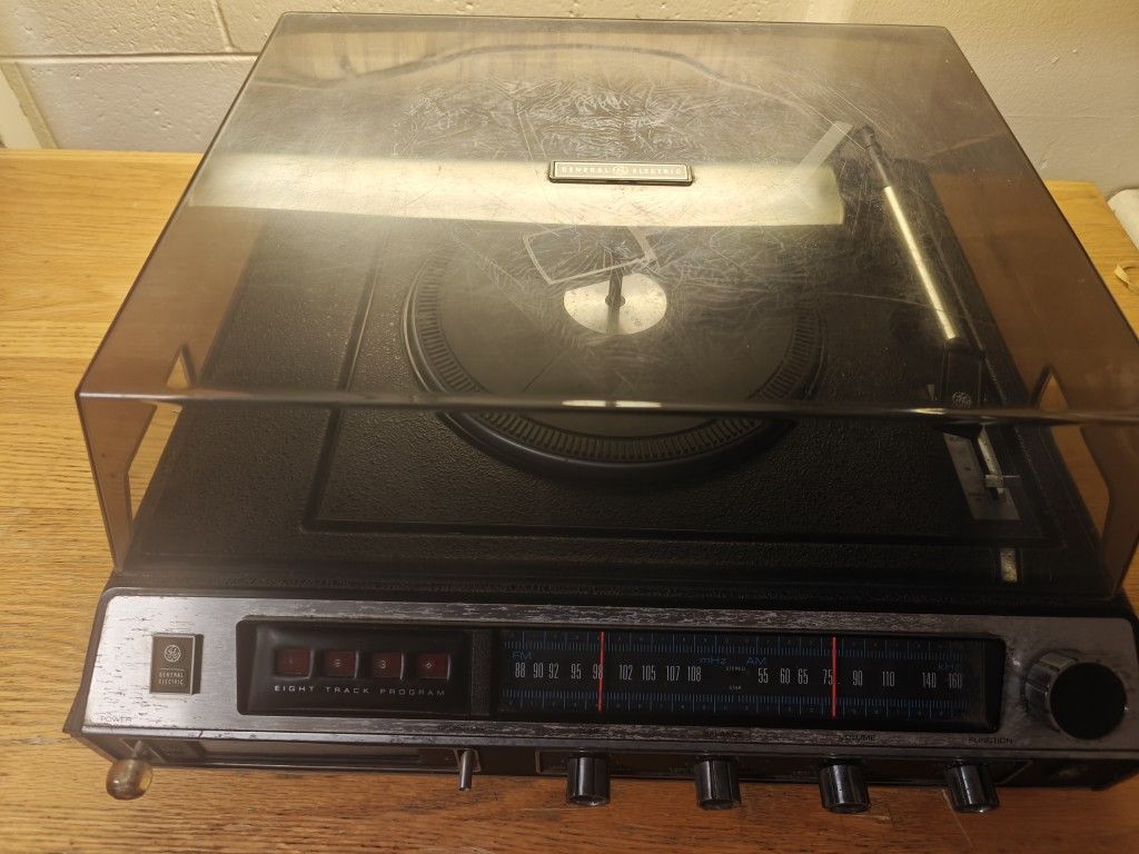 General Electric (GE) Turntable 3-in-1 (AM/FM - 8-track - Phono) Vinyl ...