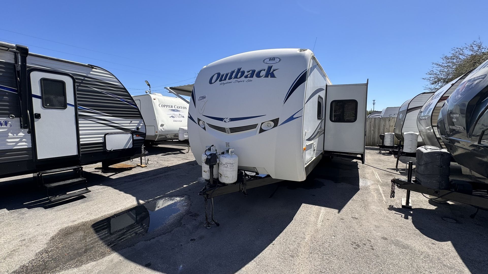 Rv Outback 30 Pies Ubicado 9850 Nw 27 Ave Miami Fl 33147 O 786:327:1327 ...
