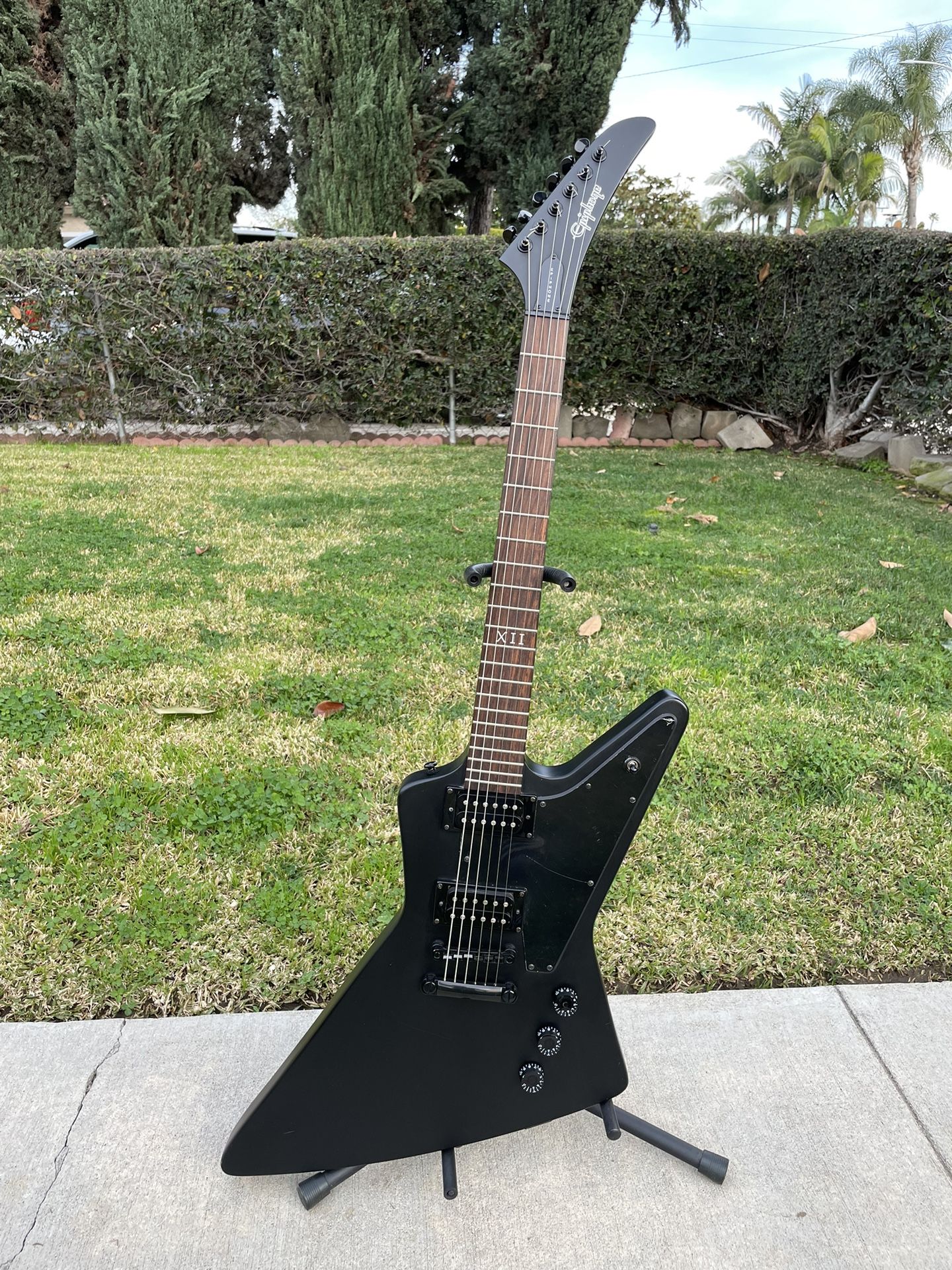 Epiphone Goth Explorer 1958 Guitar for Sale in Irwindale, CA - OfferUp