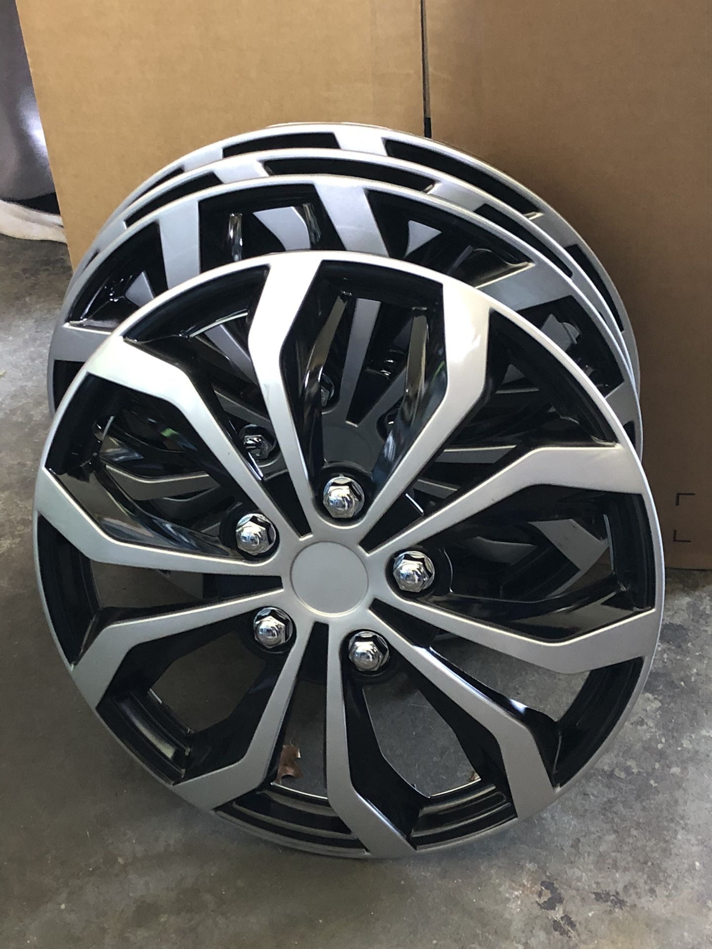 Pilot spyder wheel covers for Sale in Cartersville, GA - OfferUp