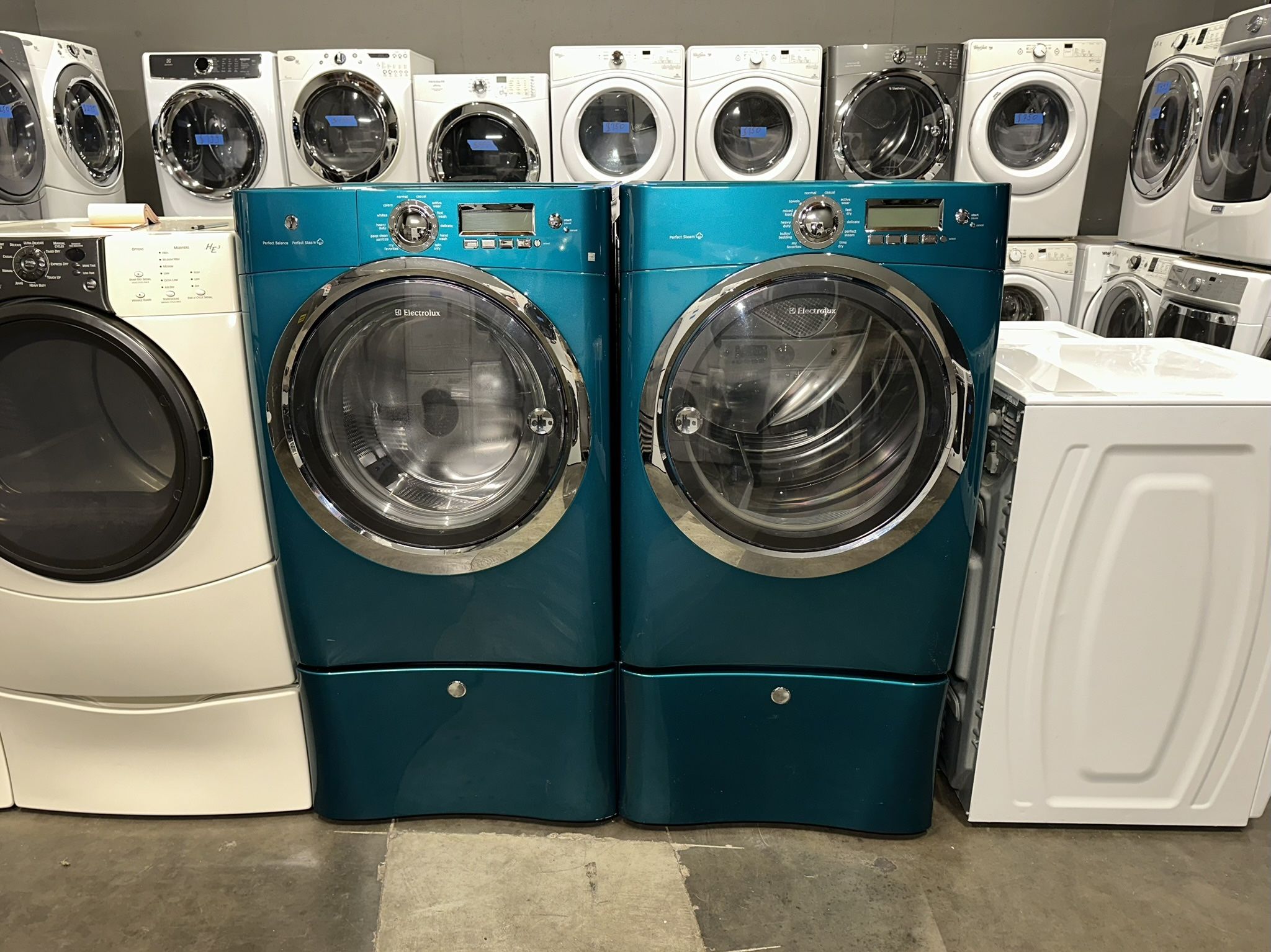 ELECTROLUX XL CAPACITY WASHER DRYER ELECTRIC SET for Sale in Vancouver ...