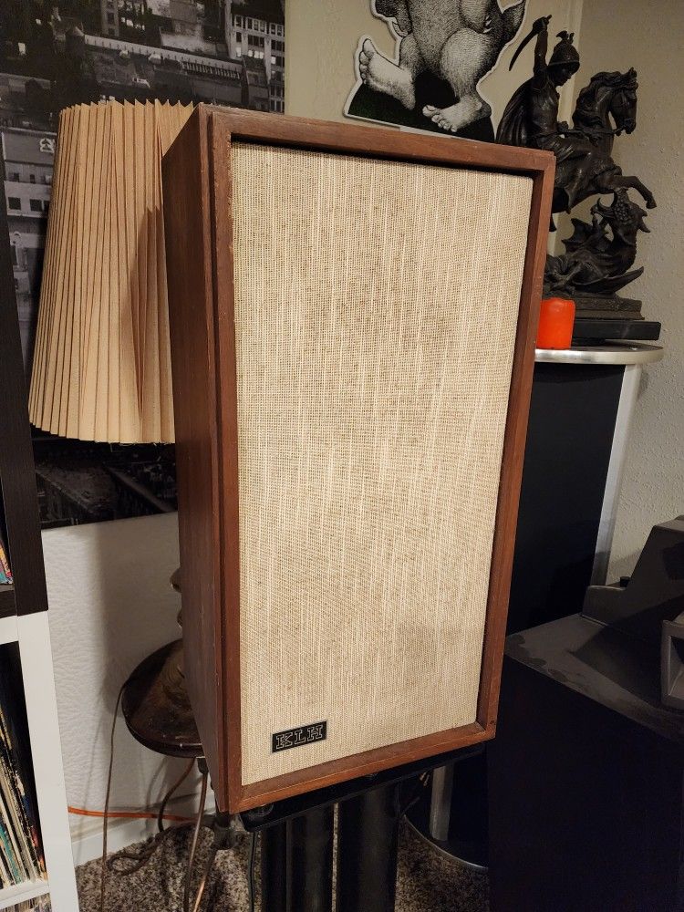 Pair Of Vintage KLH Model Seventeen 17 Audiophile Speakers for Sale in Ruston, WA - OfferUp