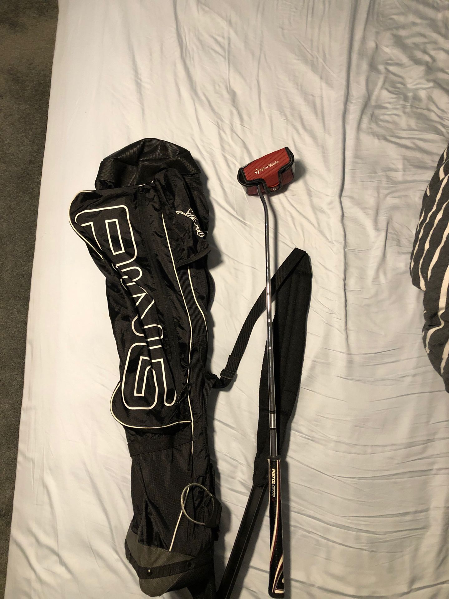 Ping moon-lite II Chip and Putt/ Par 3 golf bag for Sale in Mountlake ...