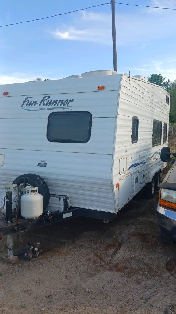 2007 Fun Runner Toy Hauler for Sale in Tracy, CA - OfferUp