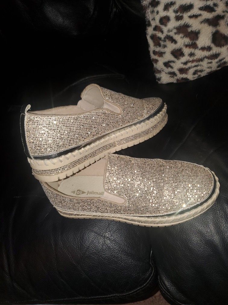 Gold & Silver Sparkle Shoes for Sale in San Diego, CA - OfferUp