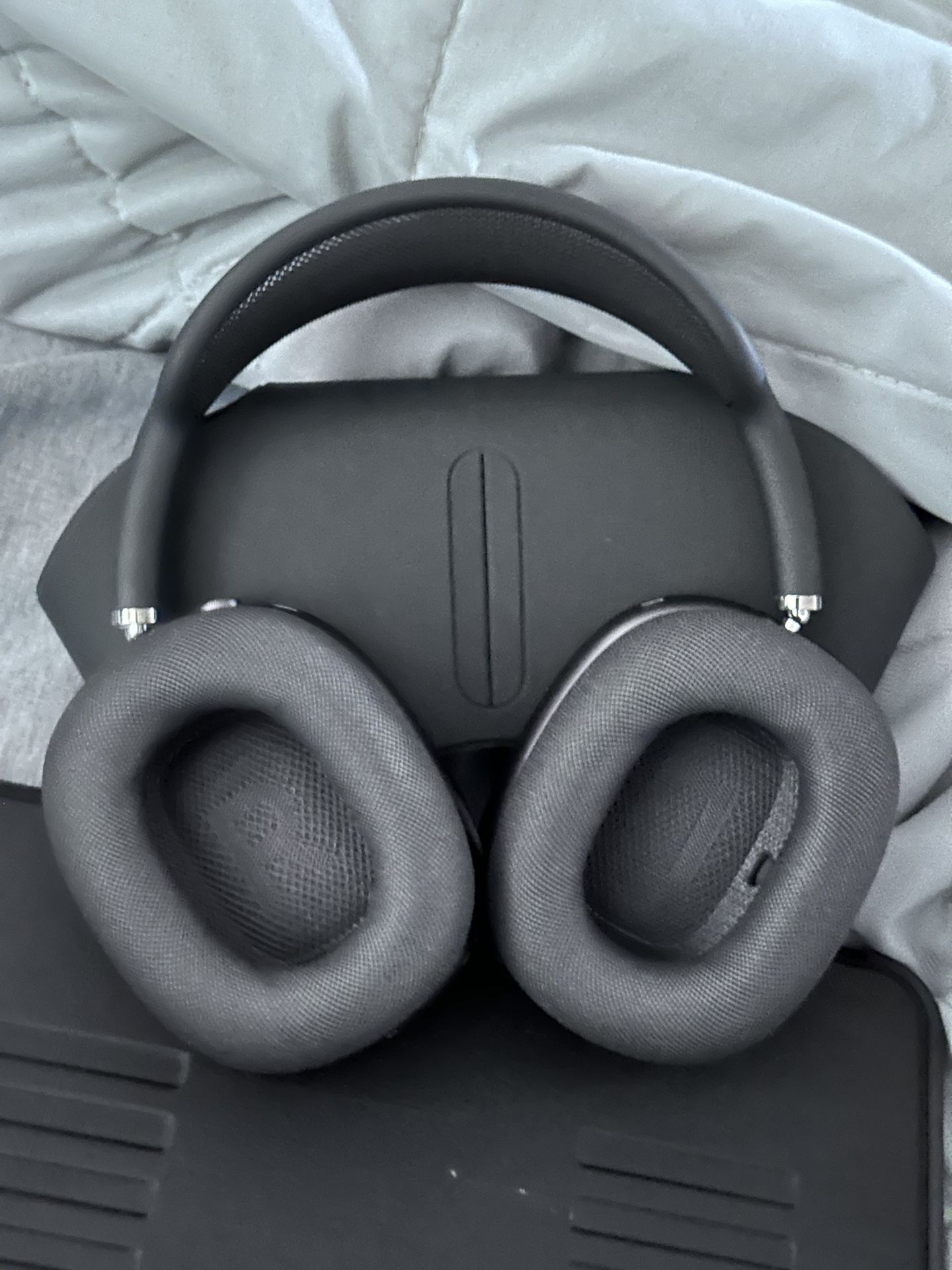 AirPod Max for Sale in Merced, CA - OfferUp