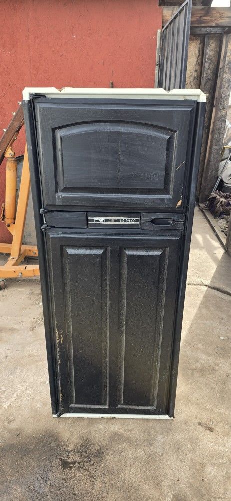 Norcold N821 Rv Fridge for Sale in Chandler, AZ - OfferUp
