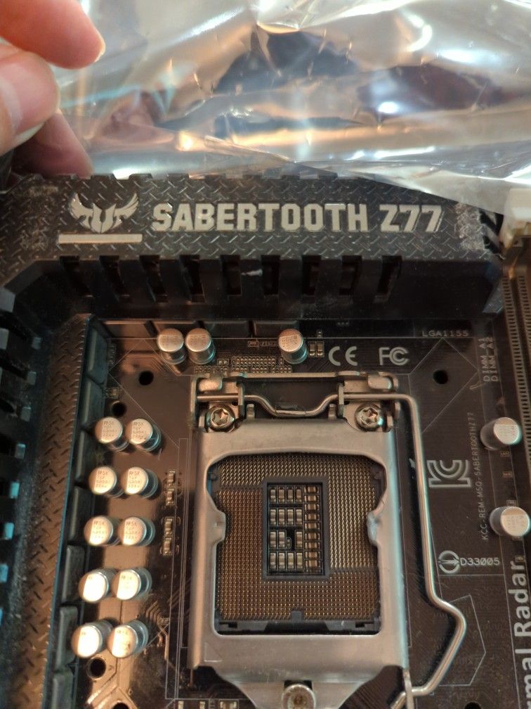 ASUS SABERTOOTH Z77 LGA 1155 Intel Z77 HDMI SATA 6Gb/s USB 3.0 ATX ...