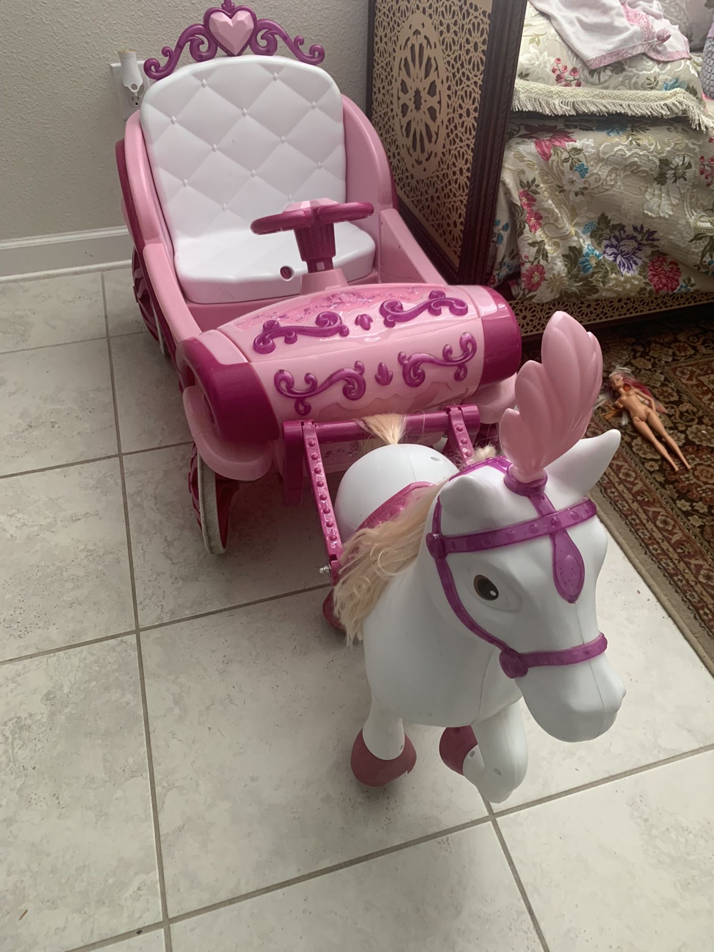 Disney Princess Royal Horse and Carriage Girls 6V Ride-On Toy by Huffy ...