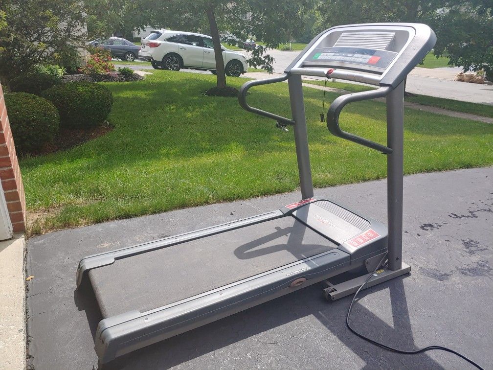 Treadmill- Pro-Form 595 Pi for Sale in New Albany, OH - OfferUp