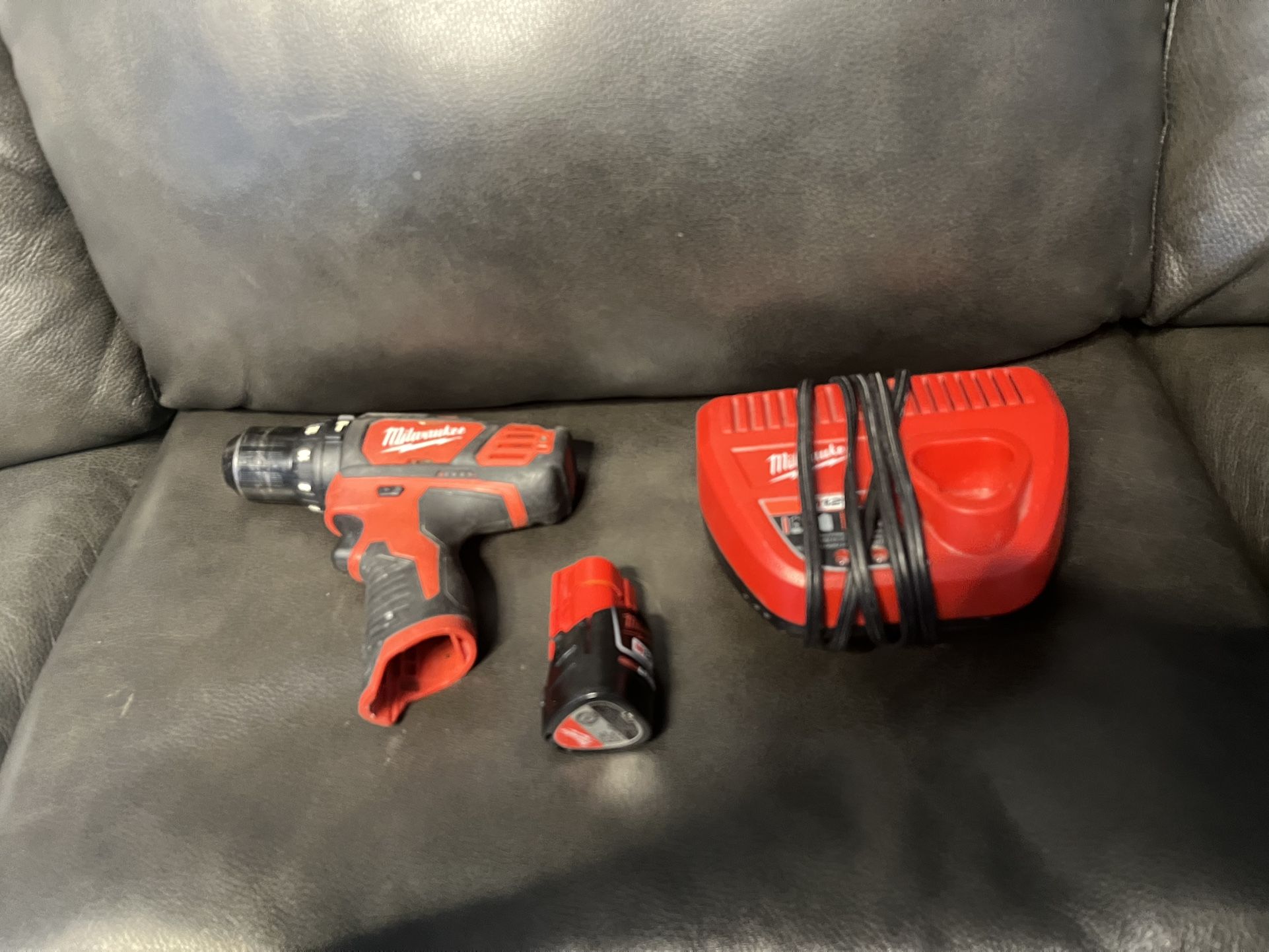 Milwaukee 3/8 12v Hammer Drill/driver 2408-20 for Sale in Chicago, IL ...