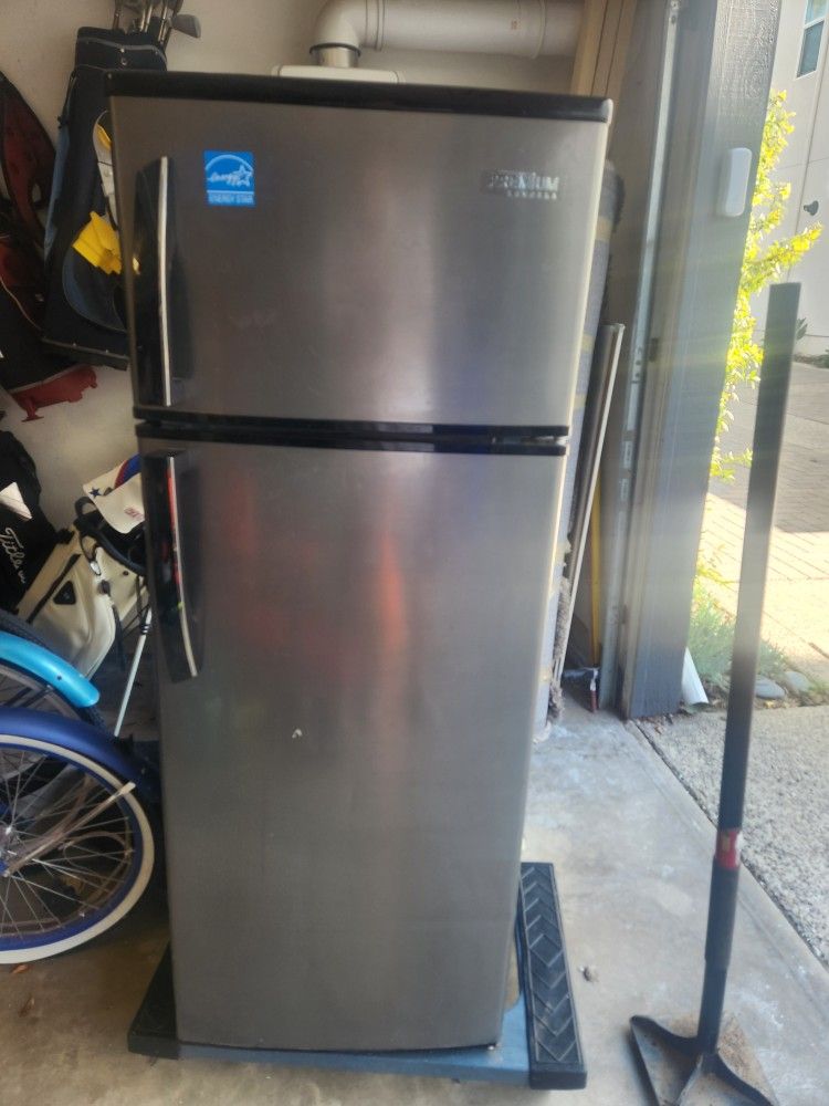 Small Refrigerator for Sale in Oceanside, CA - OfferUp