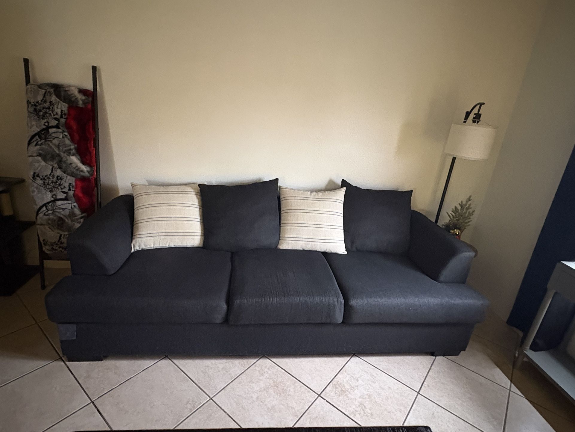Free Couches for Sale in Moreno Valley, CA - OfferUp