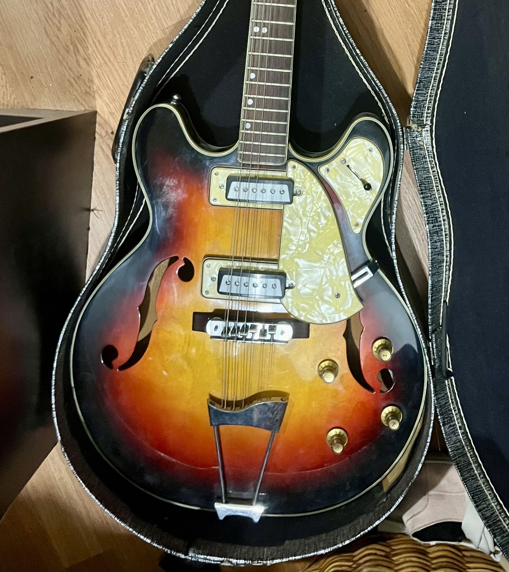 Bruno Conqueror 12 string 1970's Electric Guitar for Sale in Saint ...
